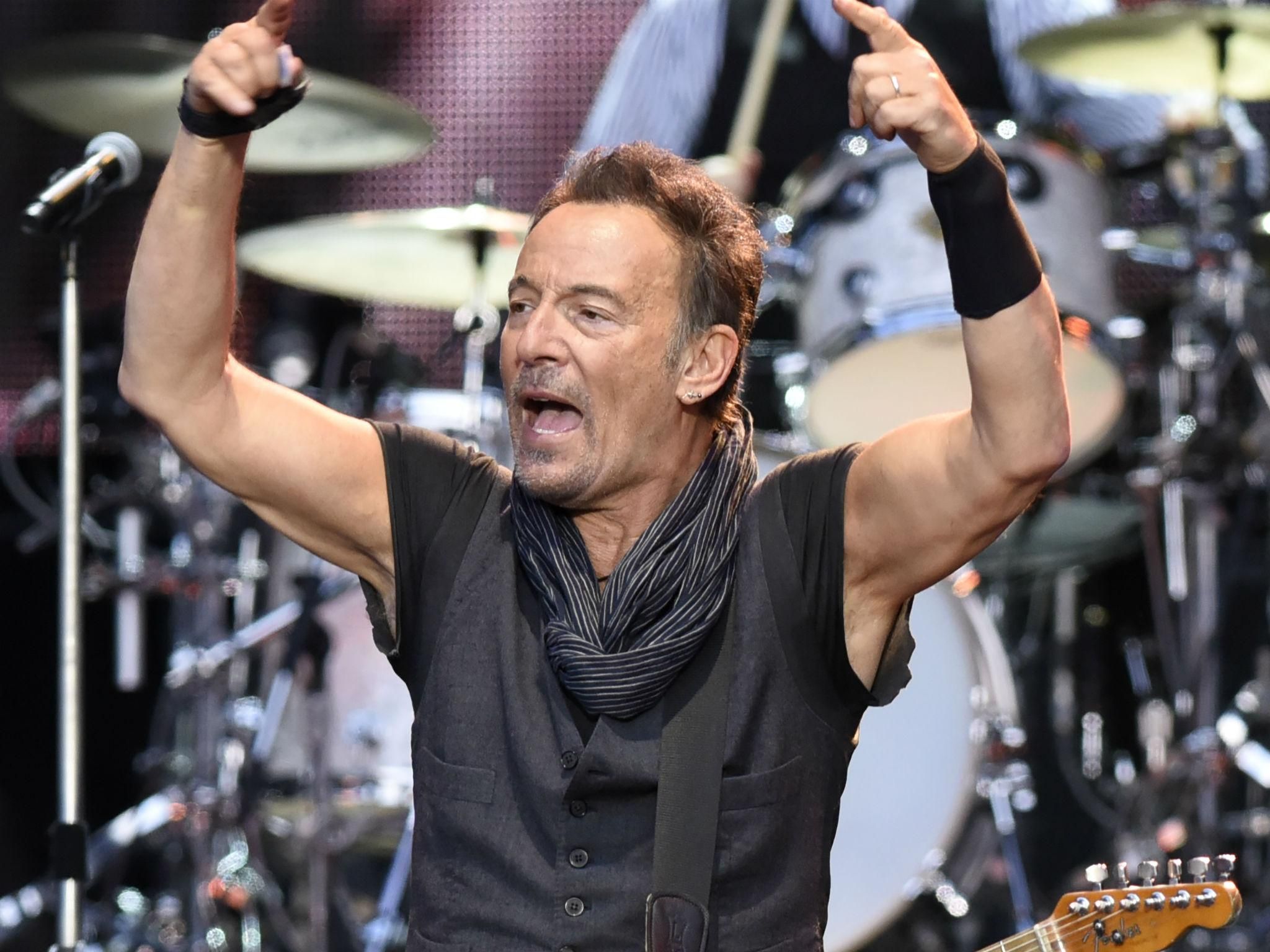 Bruce Springsteen labels 'moron' Donald Trump's' rise…
