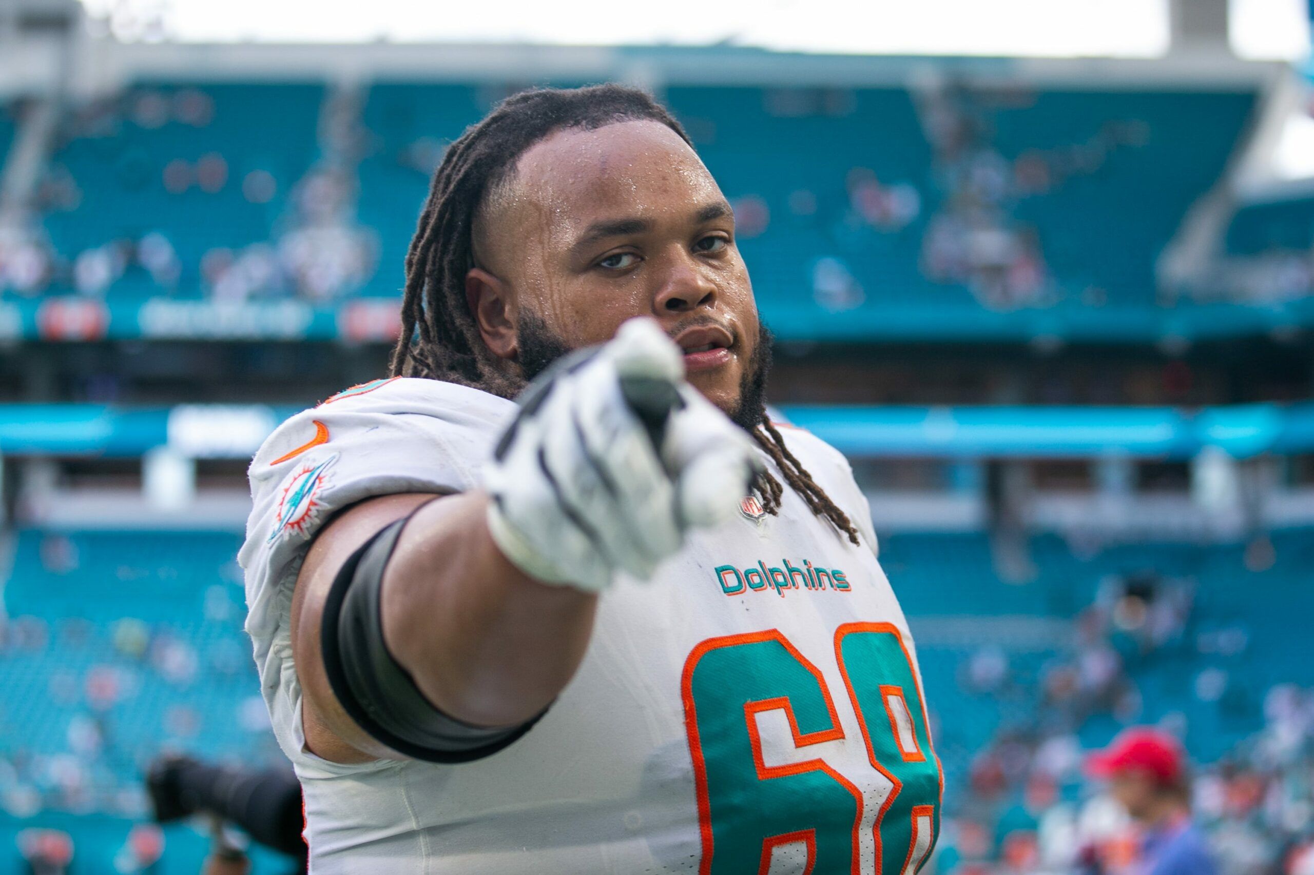 Dolphins OL Robert Hunt discusses injury that’s kept…