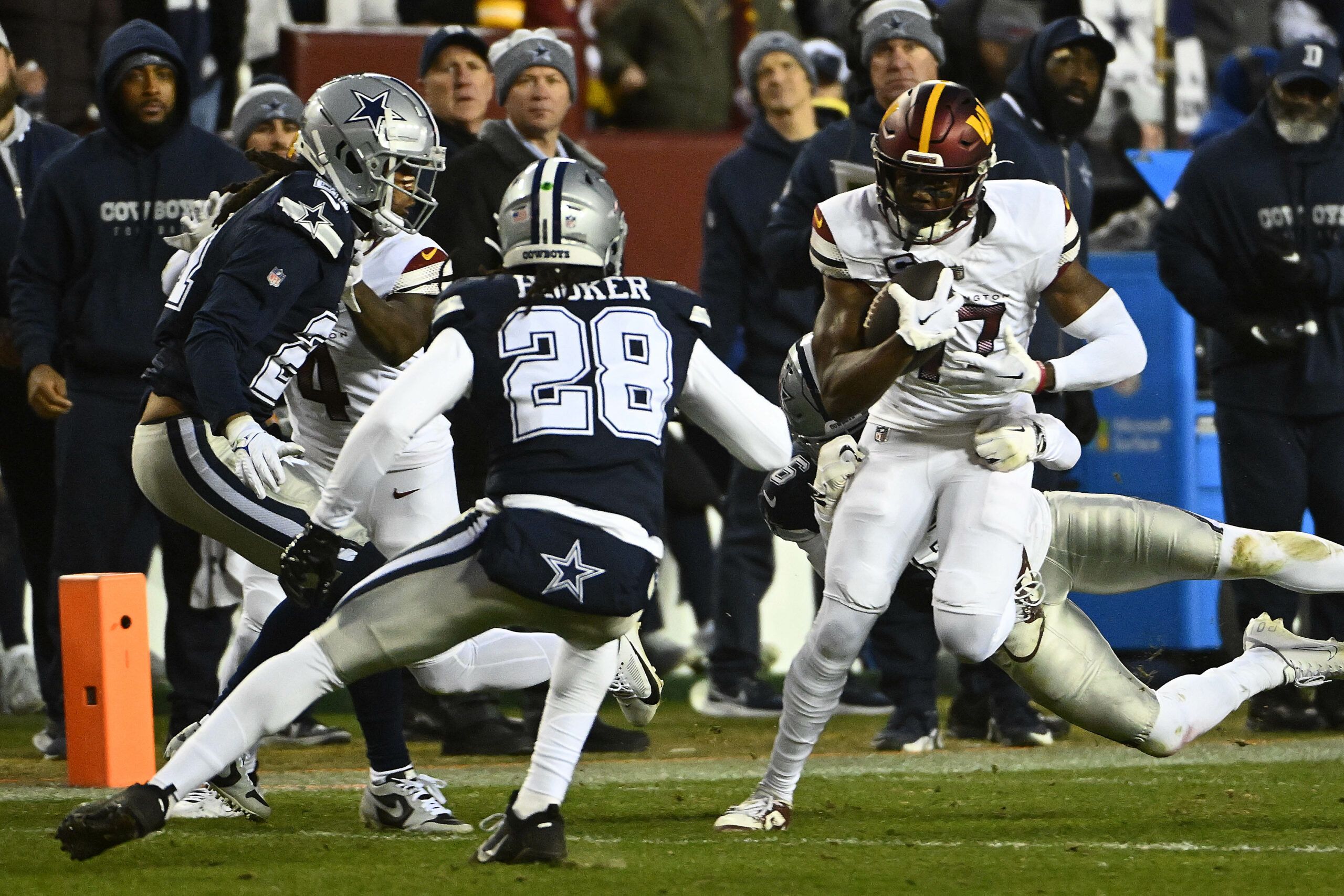 Commanders WR Terry McLaurin goes over 1,000 yards…