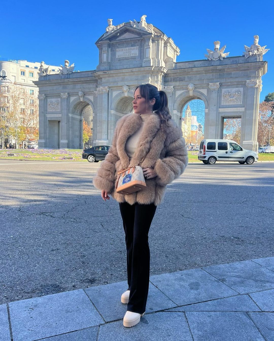 Raquel Mauri: A Portrait of Timeless Beauty and Grace