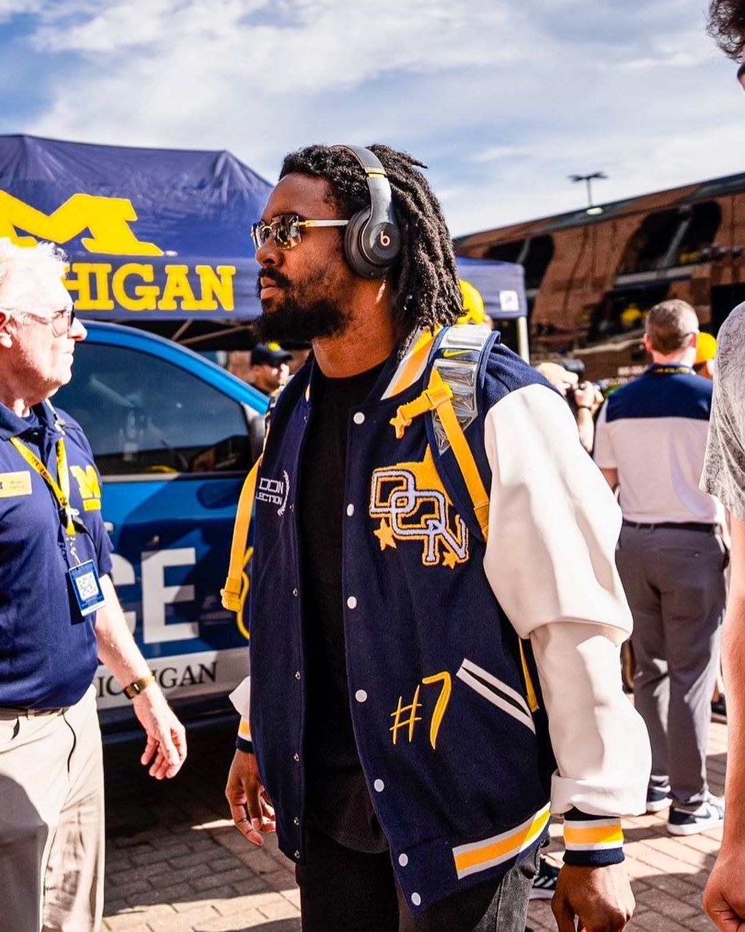 Donovan Edwards: The Captivating Model-Turned-Football…