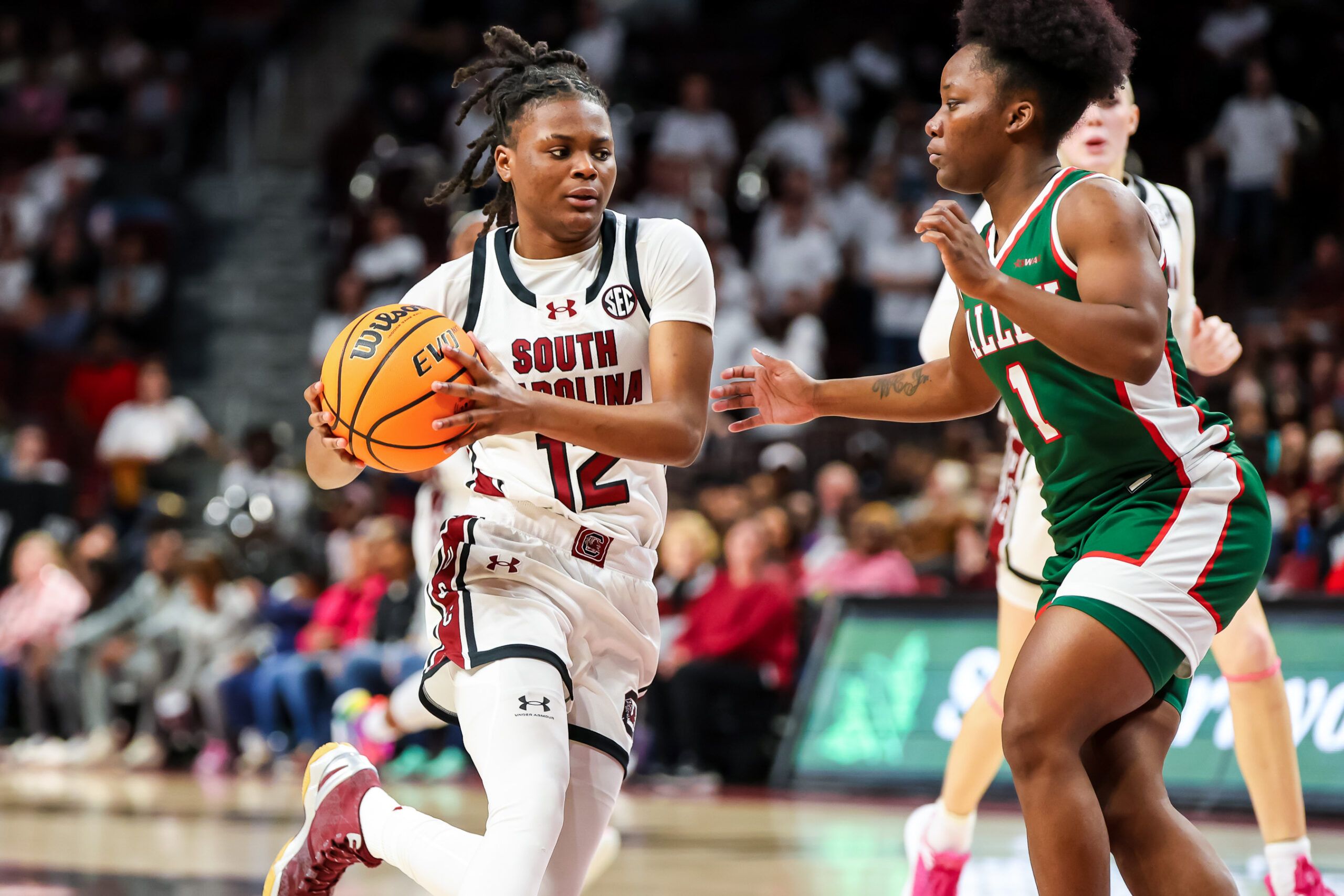 Dawn Staley took a chance benching star freshman…