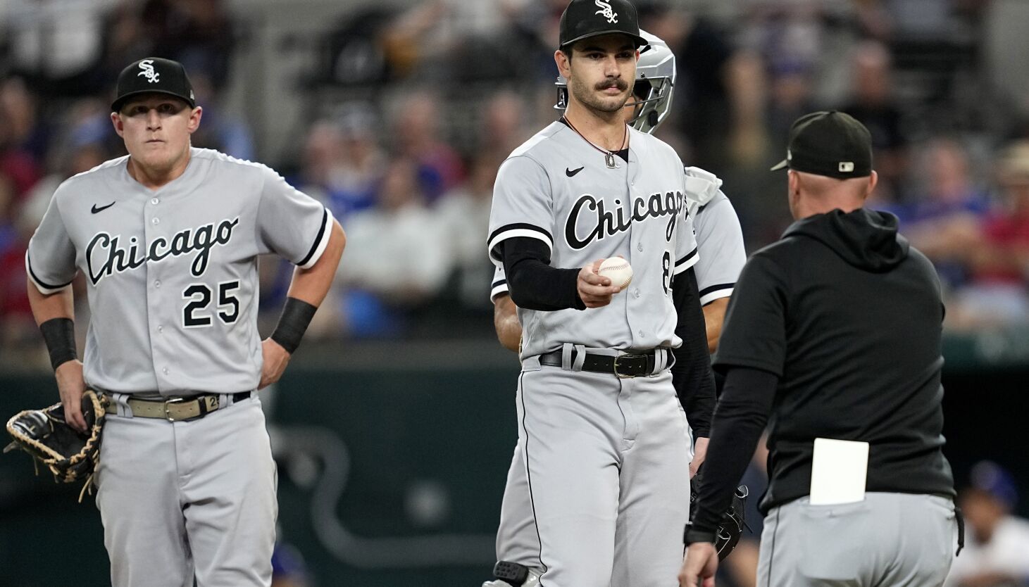 White Sox avoid arbitration with Dylan Cease, Andrew…