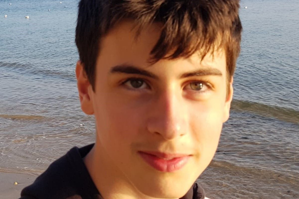 ‘Incredibly bright’ boy, 16, dies on railway tracks as…