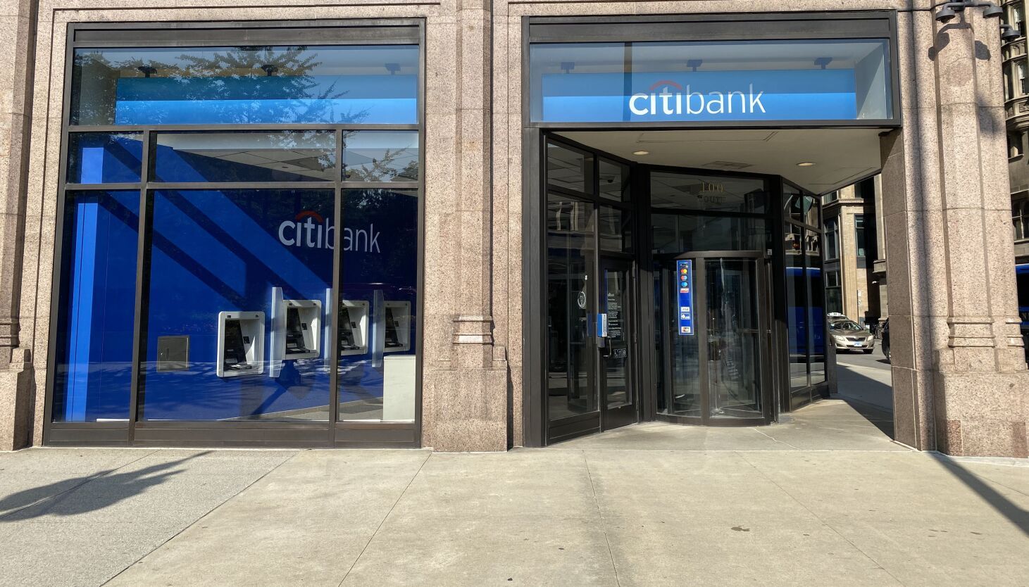 Former Citi VP in Chicago charged with elder fraud