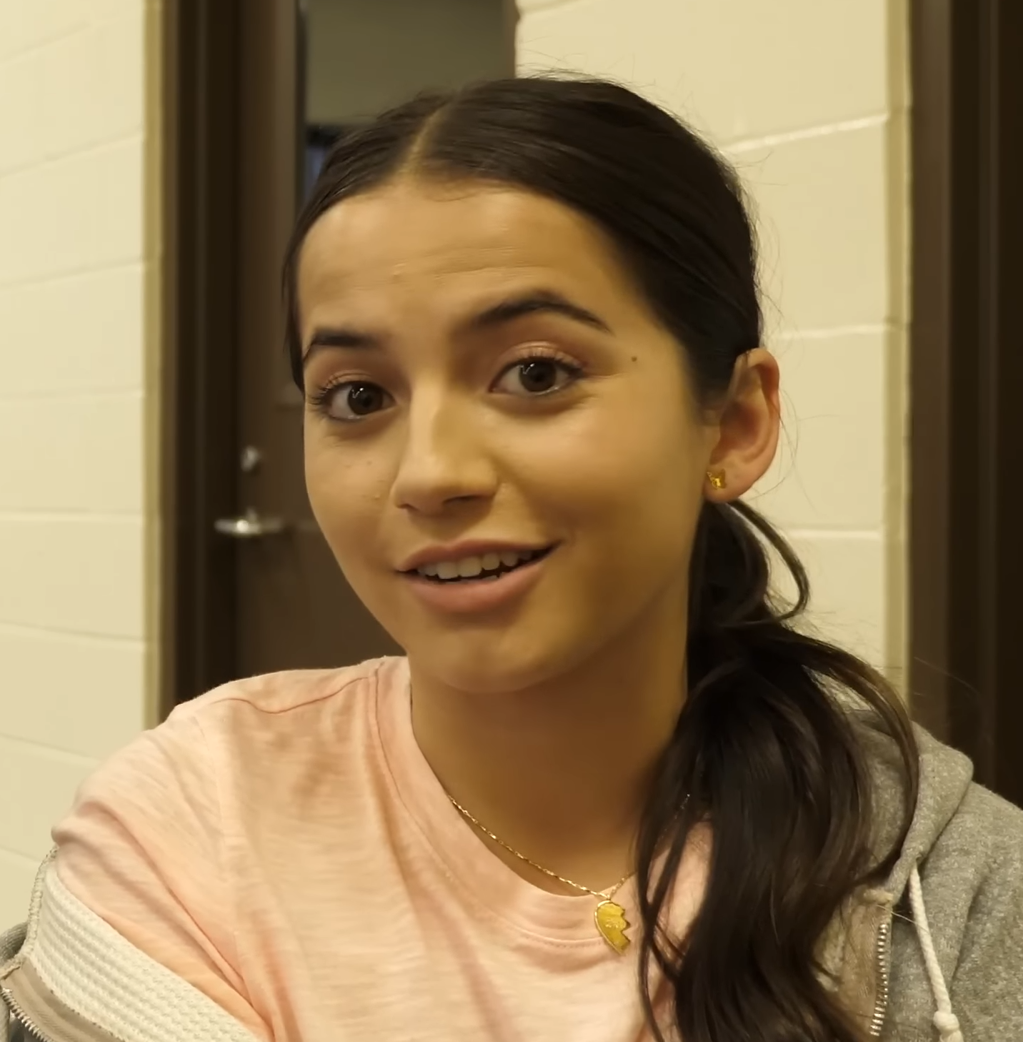 The Last of Us: Who Is Isabela Merced, the Latina…