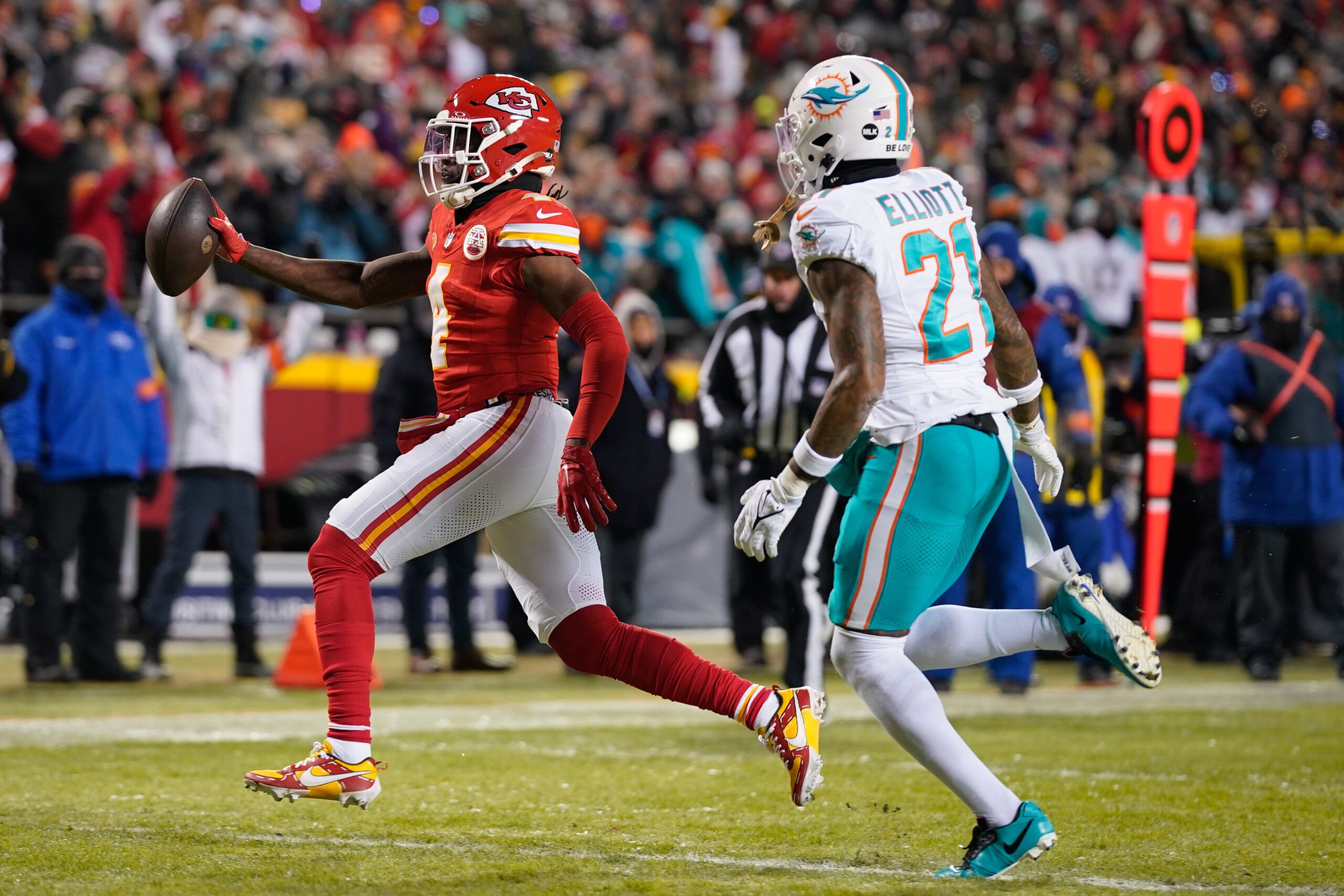 Dolphins fans were rightfully upset throughout loss to…