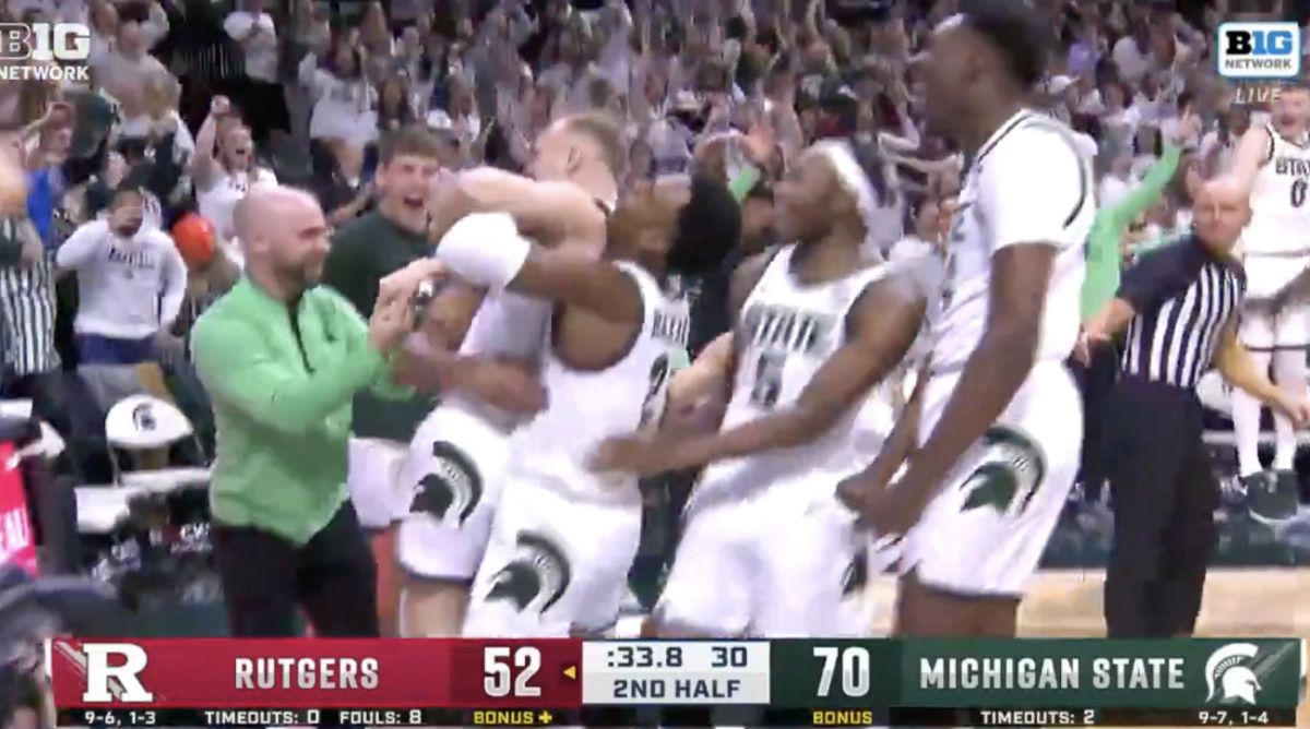 Michigan State Crowd Goes Wild As Steven Izzo Scores…