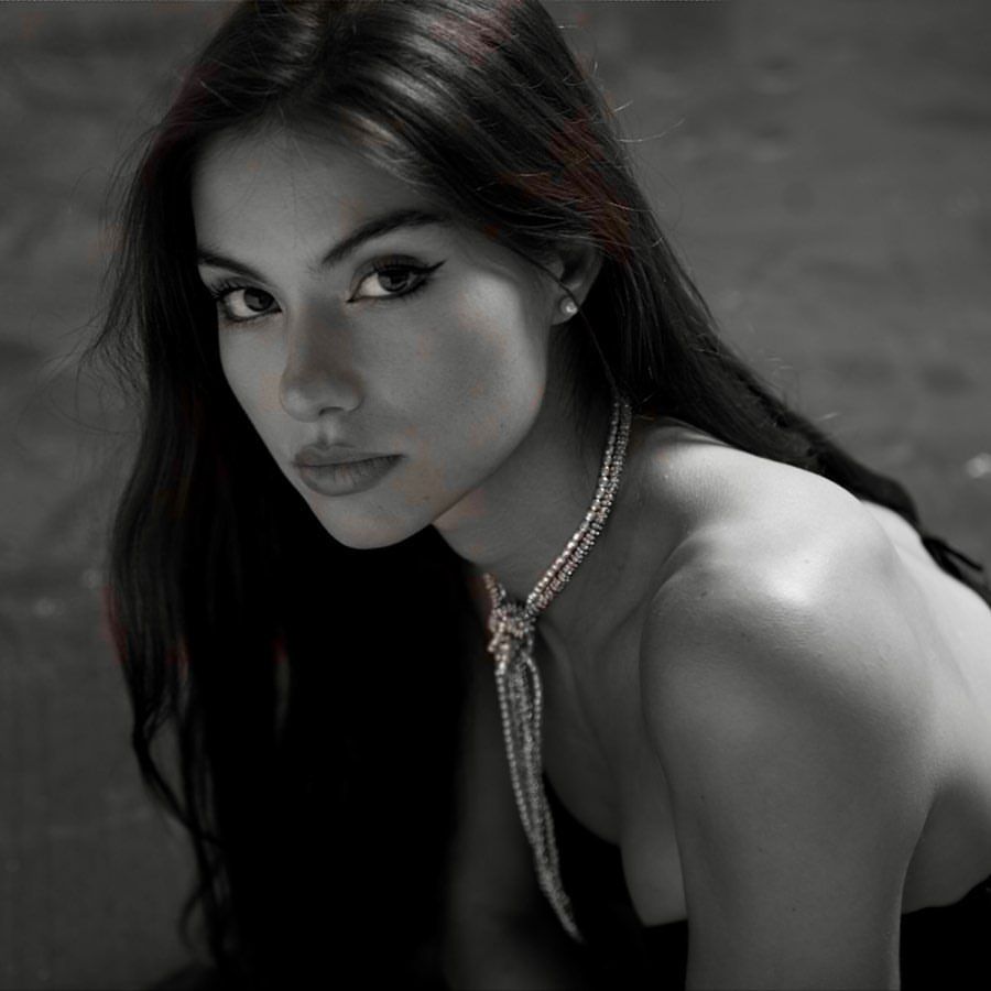 Capturing Beauty and Confidence: Paula Perez's Poised…