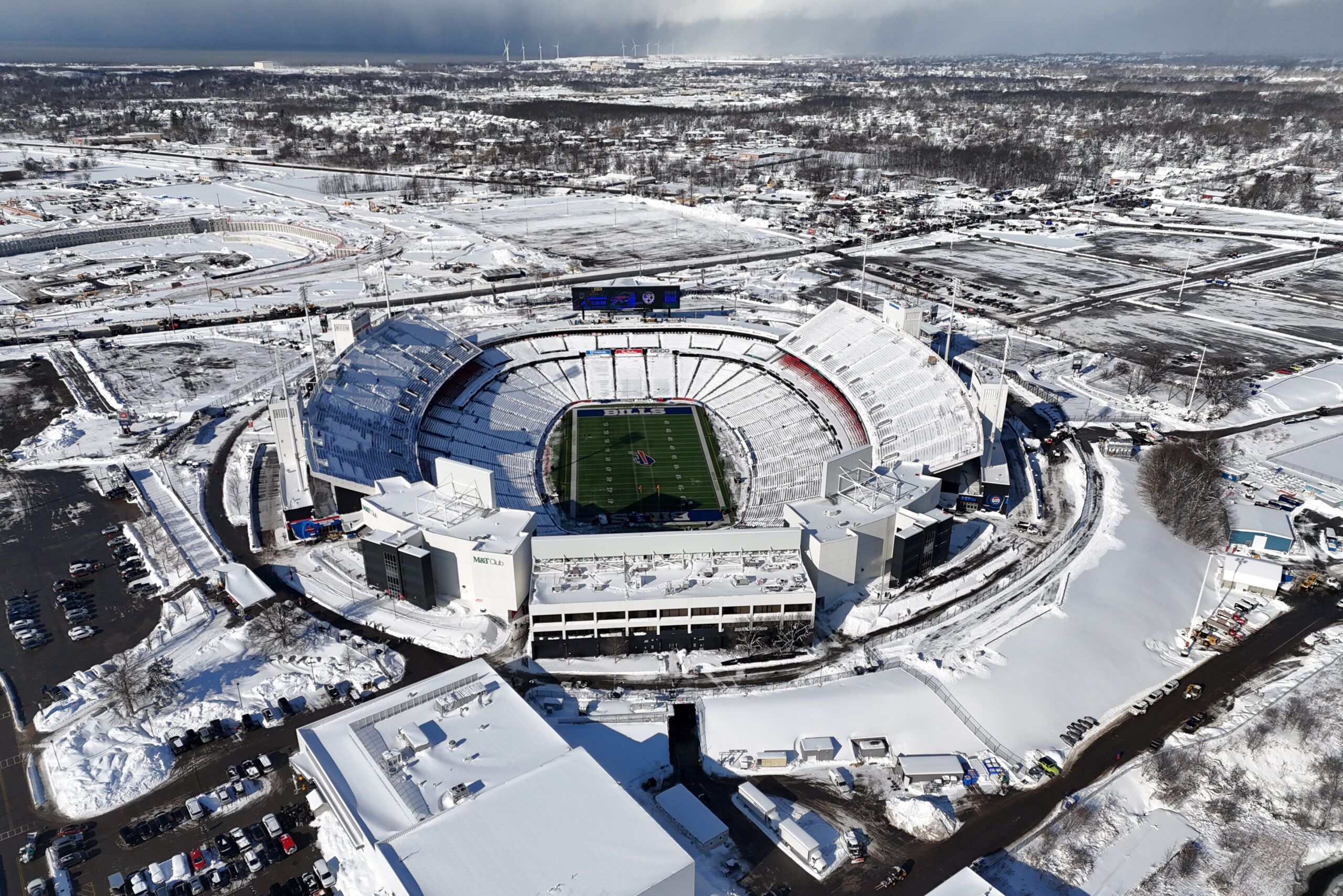 6 videos show how much snow Bills and Steelers fans…