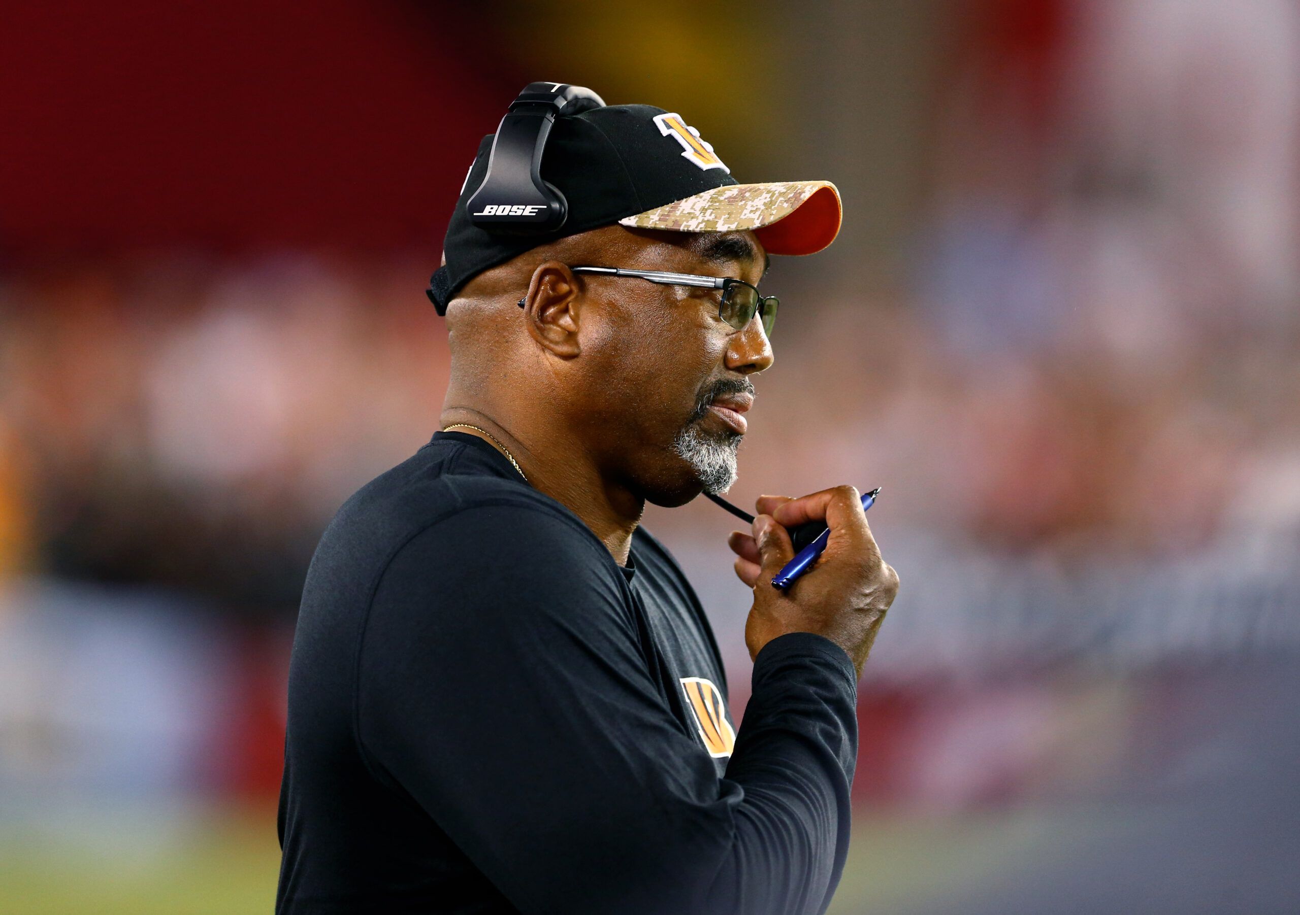 Former Bengals TE coach Jonathan Hayes named Moeller…