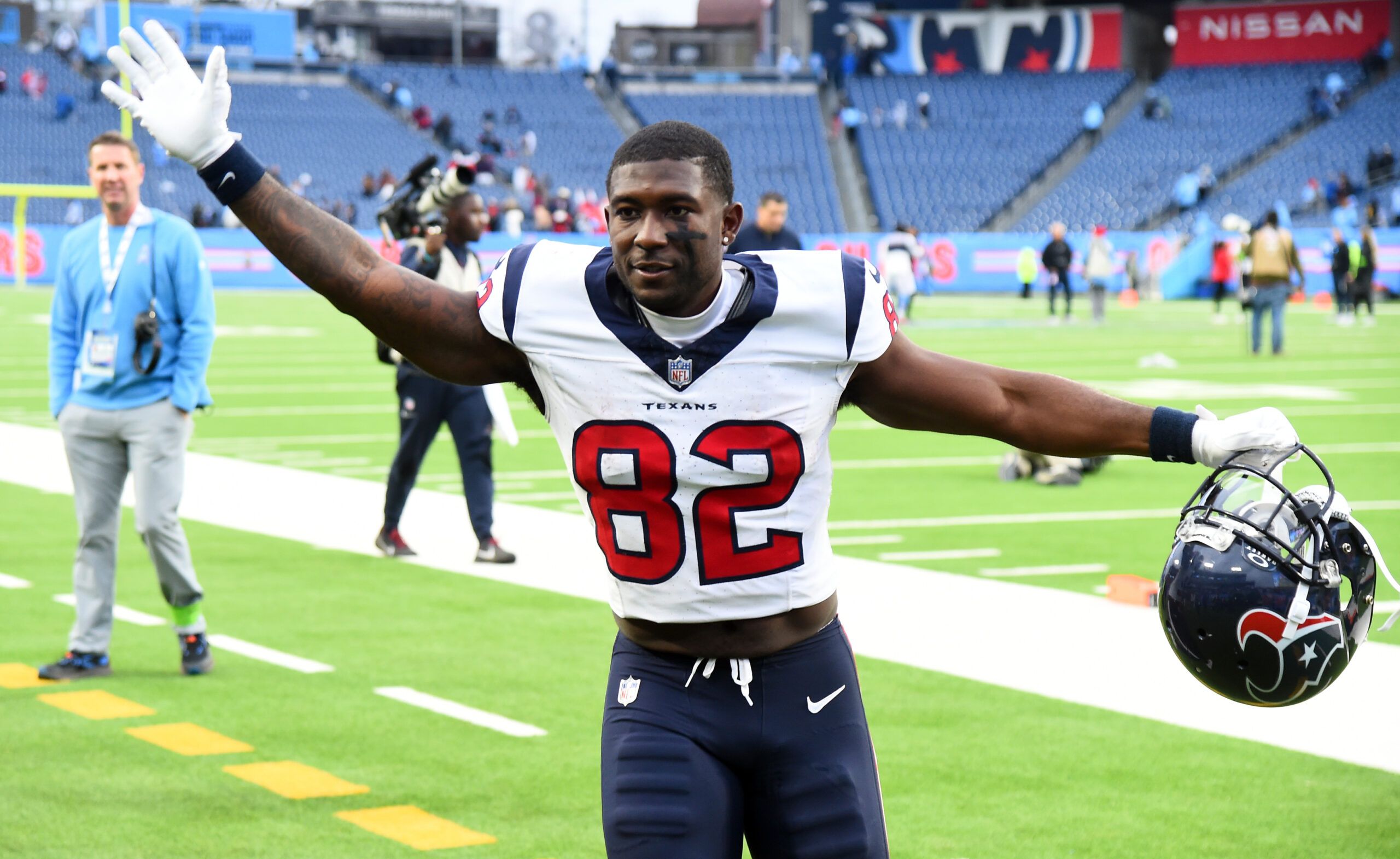 Steven Sims’ 67-yard punt return enables Texans to tie…