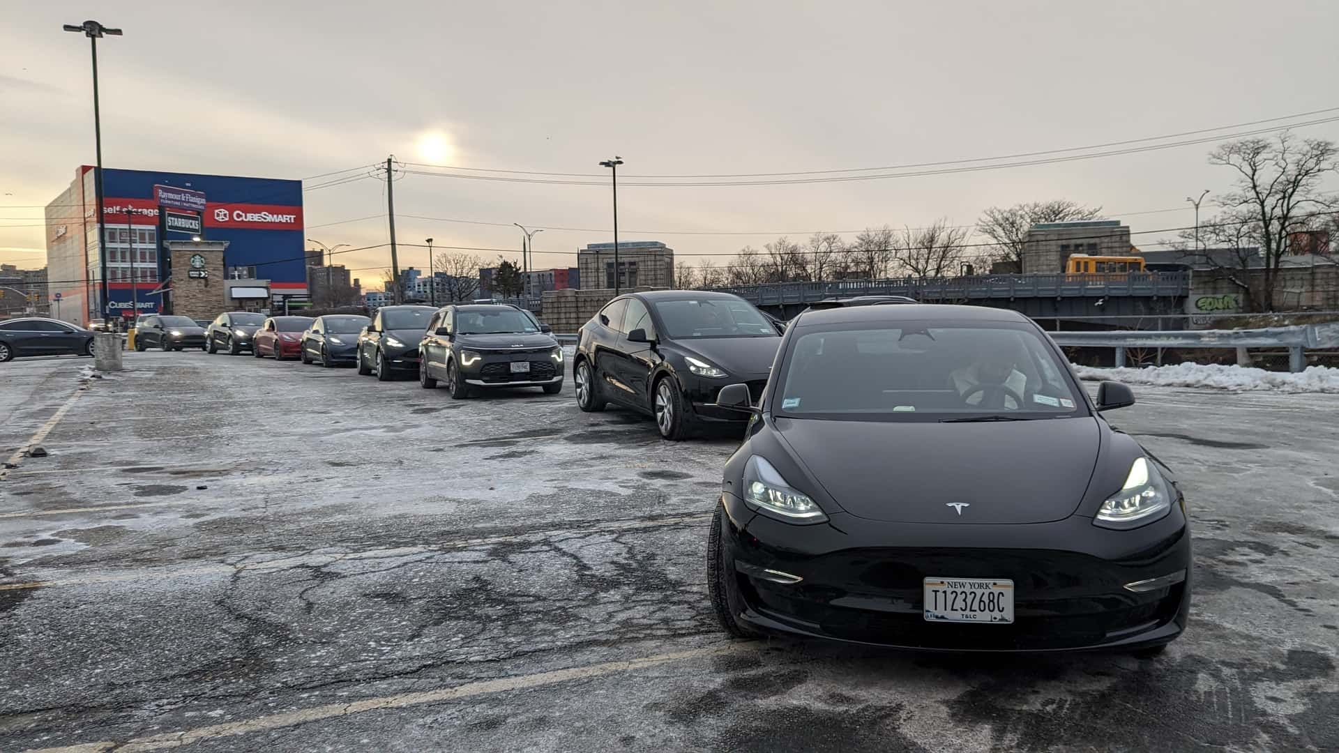 Tesla Drivers Wait 90 Minutes At This New York City…