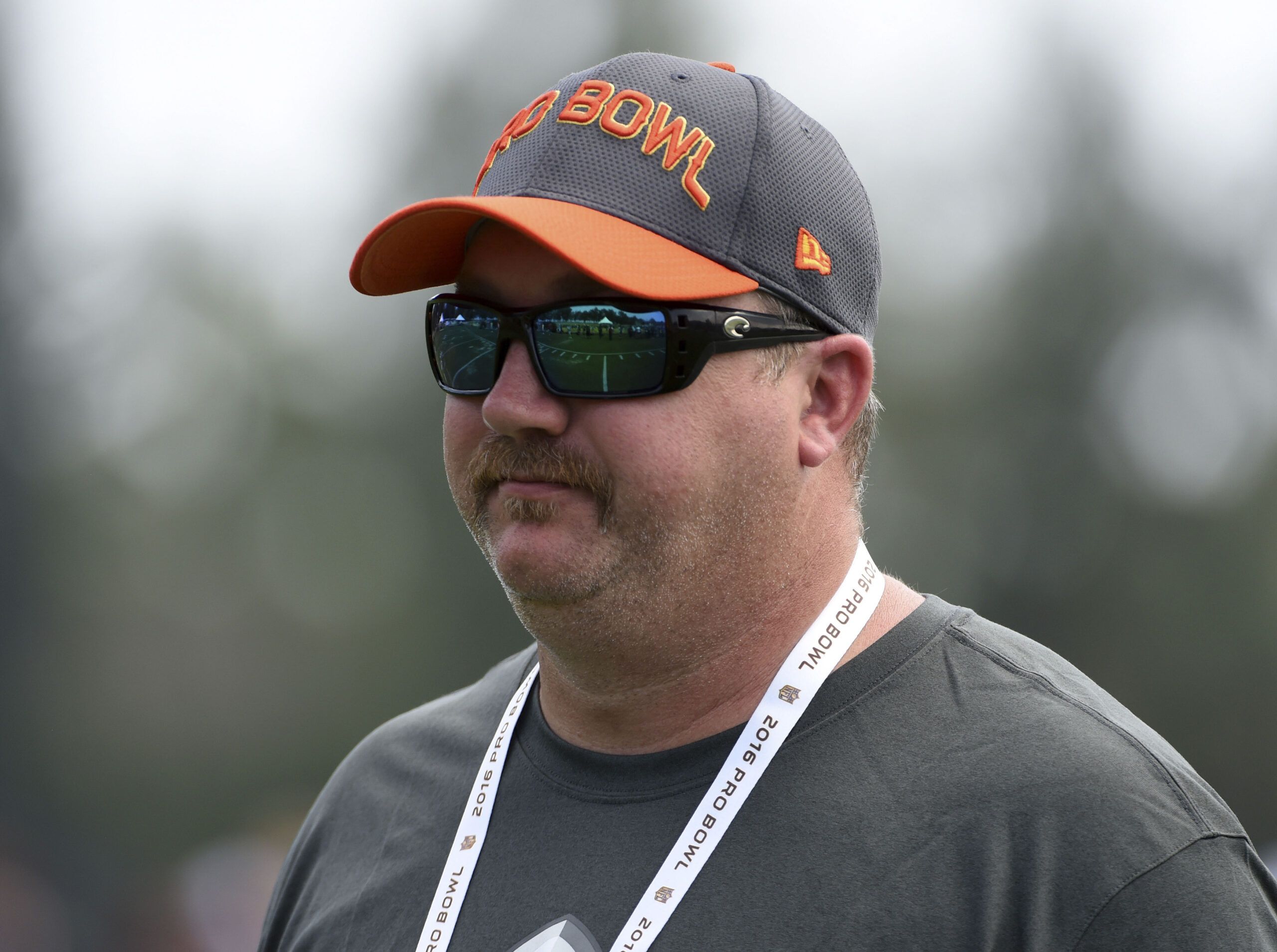 Former Browns OC Alex Van Pelt set to interview with…