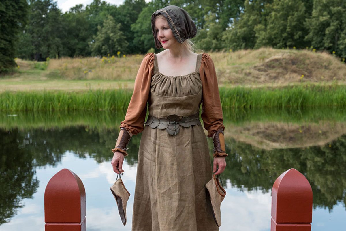 This Model Creates Cosplay And Fantasy Costumes, Here…