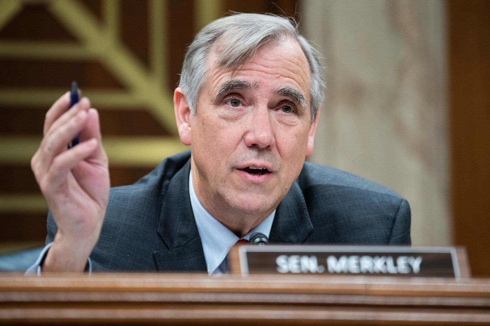Jeff Merkley and his former chief make their case…