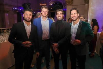 Tyler Wade's Camaraderie Shines in Candid Team Moments…