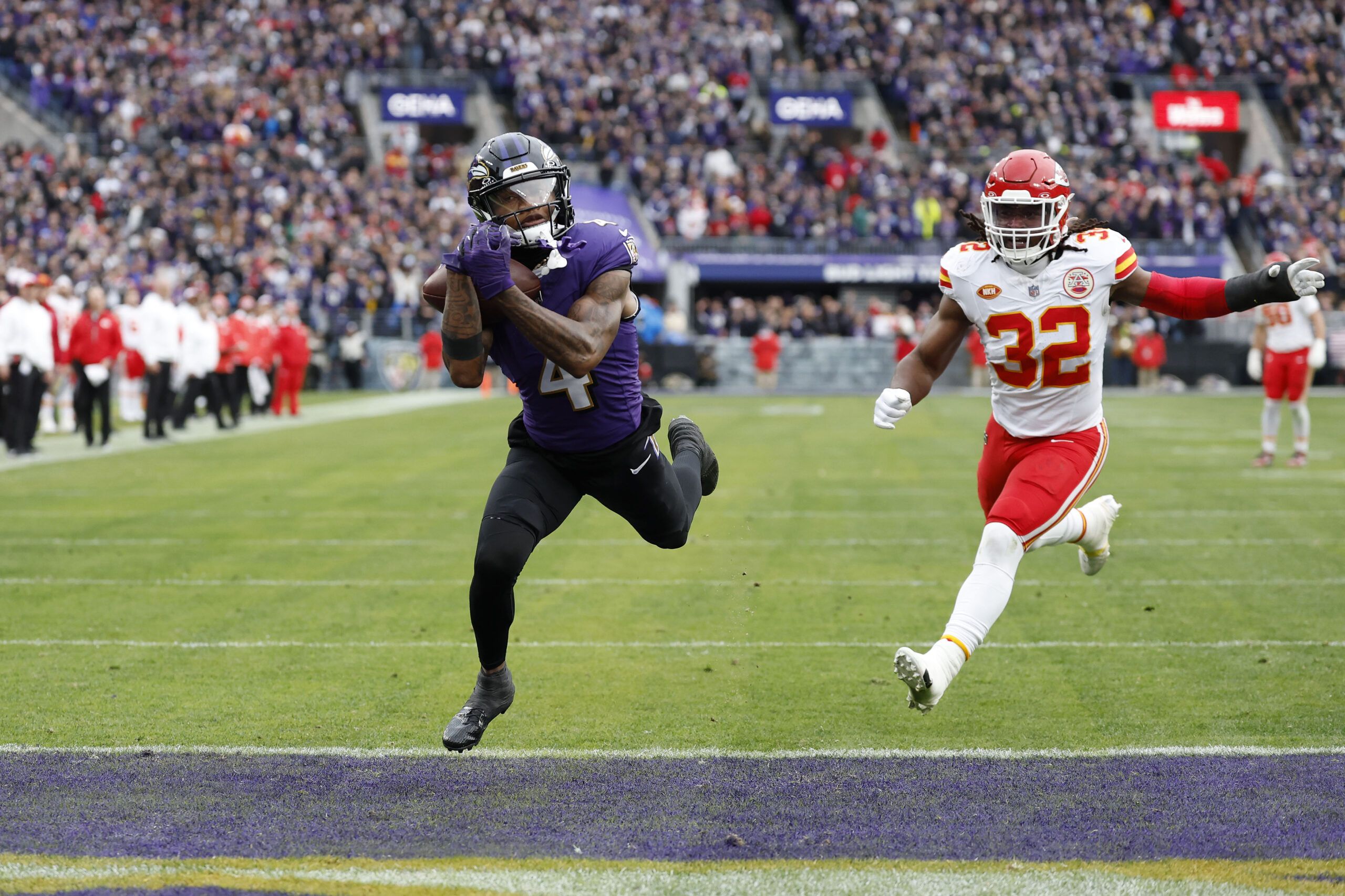 National reaction to Lamar Jackson spinning out a sack…