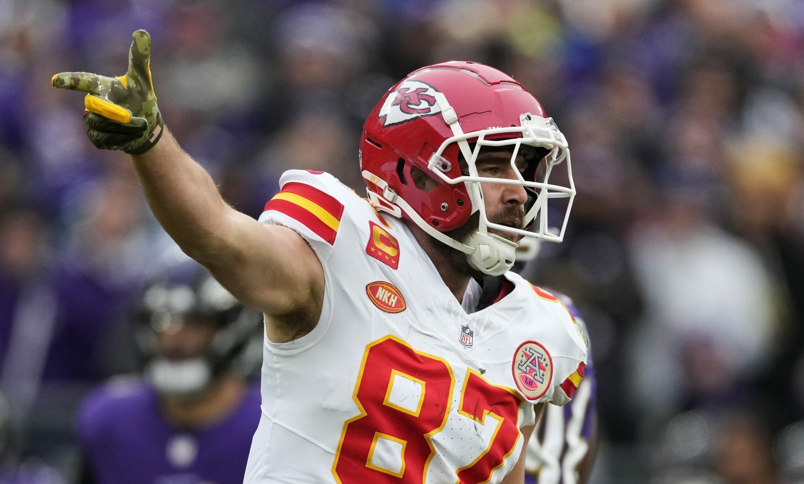 NFL fans were in awe of Travis Kelce passing Jerry…