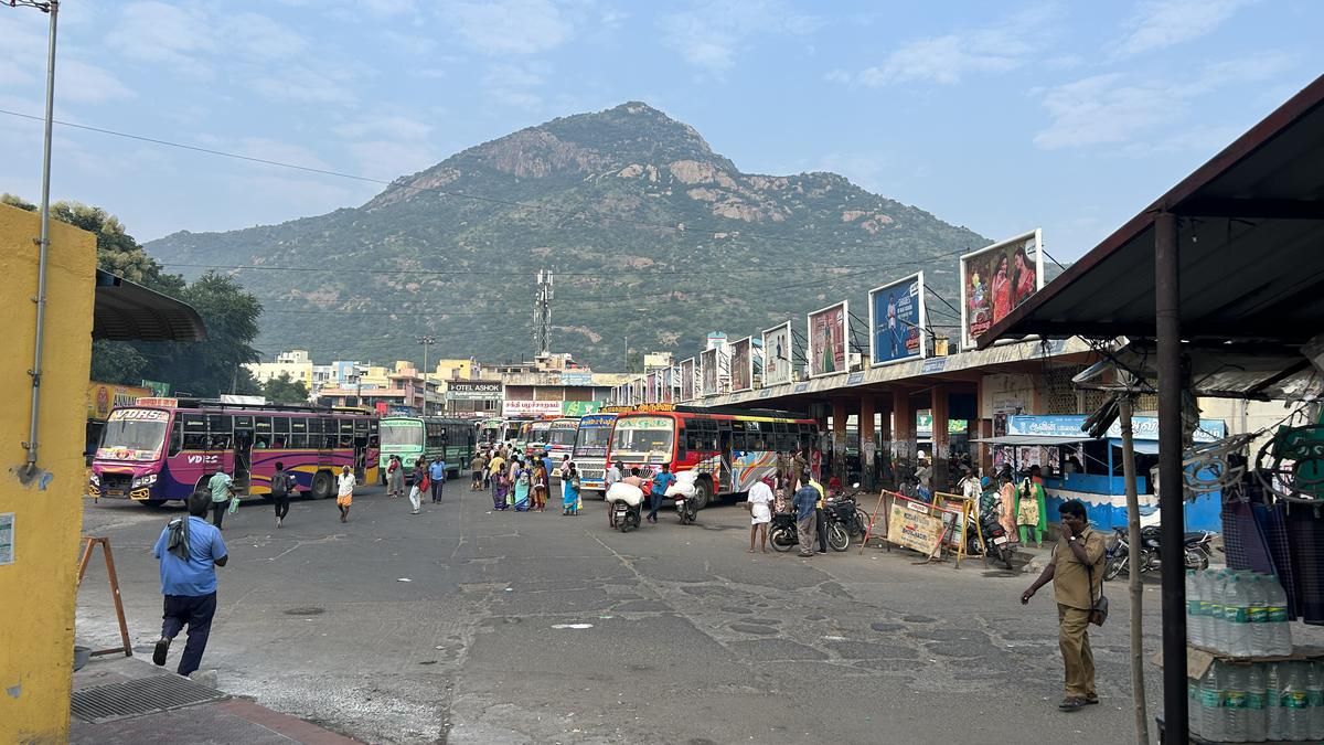 TNSTC officials assist long-distance commuters for a…