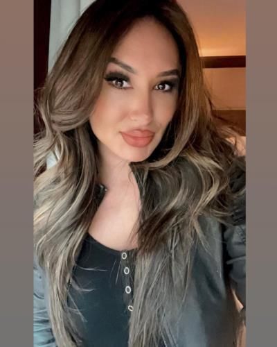 Michelle Joy Phelps: Embracing Light Hair with Radiant…