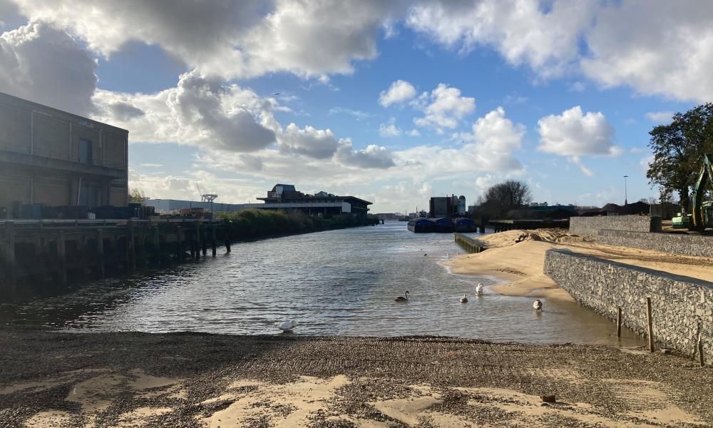 ‘Water comes from all four sides’: how Rotterdam’s…