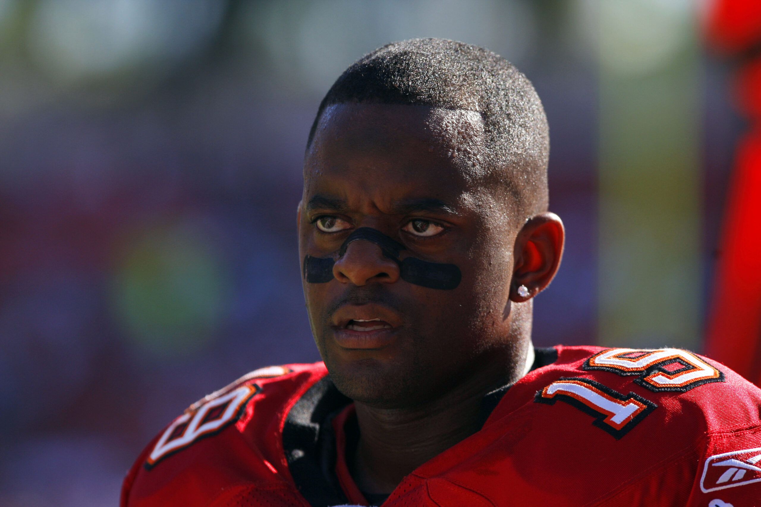 Falcons to hire wide receivers coach Ike Hilliard, per…