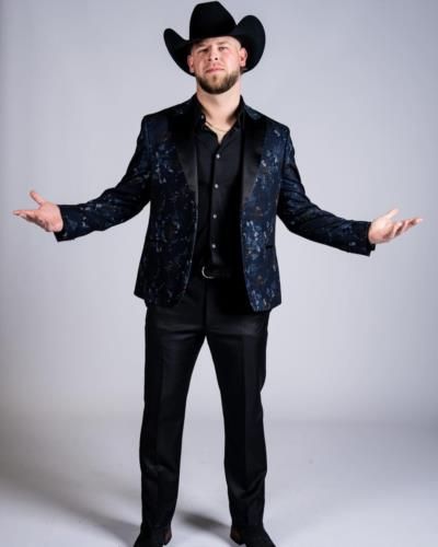 AJ Minter: Stylish, Grateful, and Engaging with Fans…