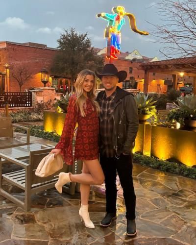 Alex Bregman and Wife Embrace in Heartwarming Pose of…