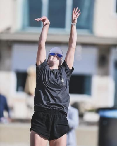 Kristen Nuss Embraces Beach Vibes in Stunning…