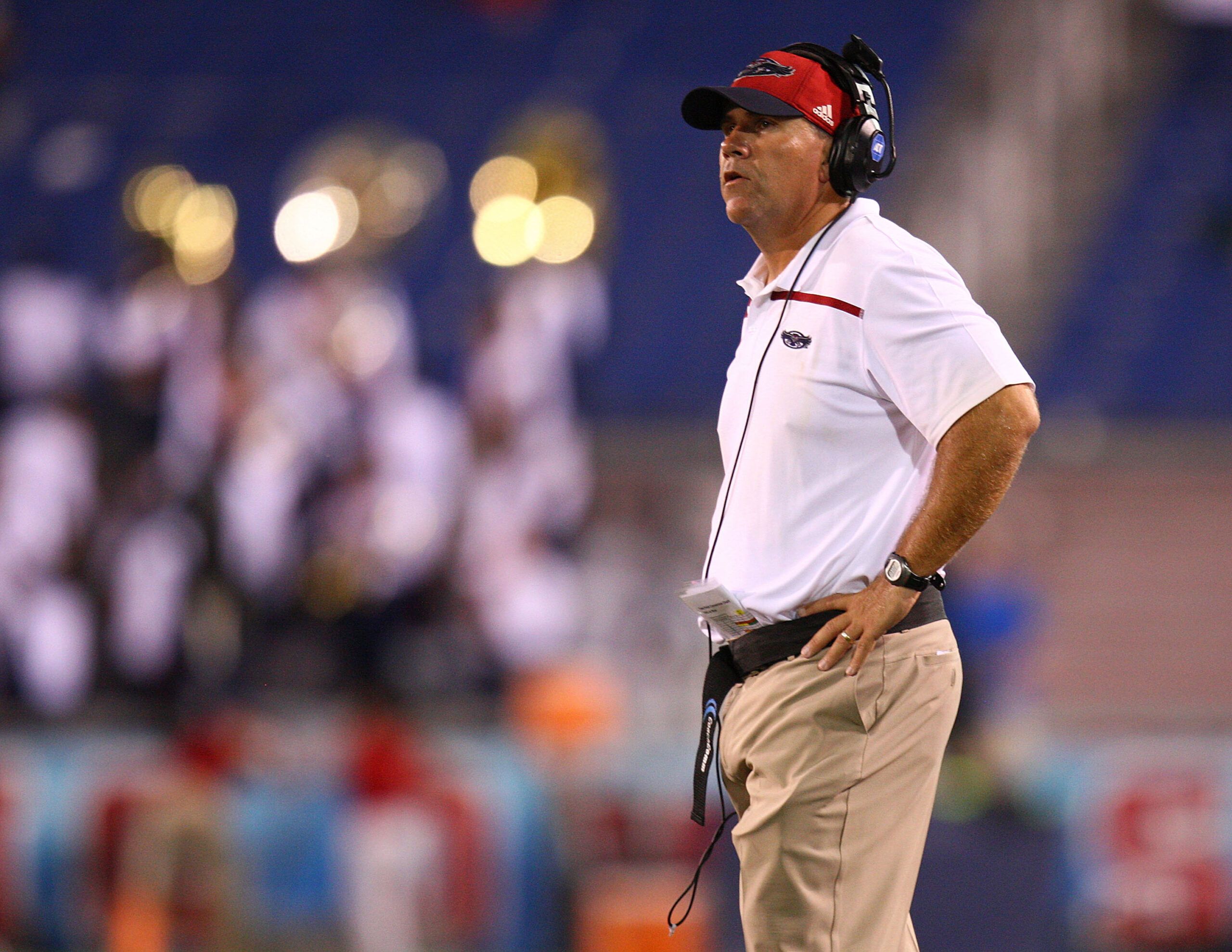 5 things to know about Colts new DL coach Charlie…