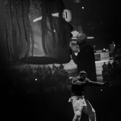 Drake's Spectacular Concert: Electrifying Moments on…