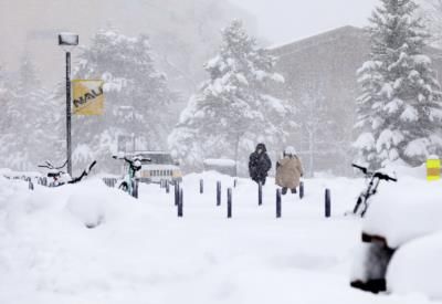 Heavy Snow Causes Interstate Closures and Flight…