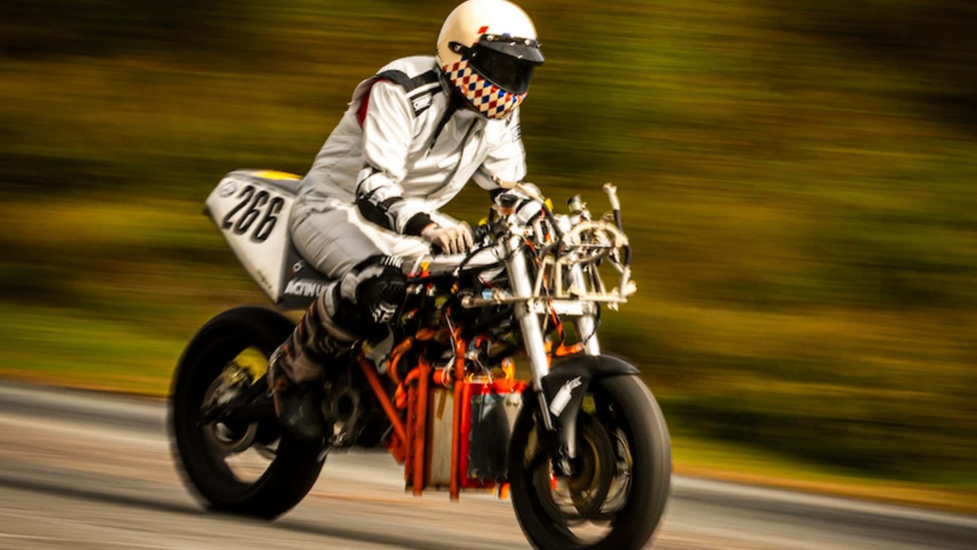 MIT Is Experimenting With Wild Hydrogen-Powered…