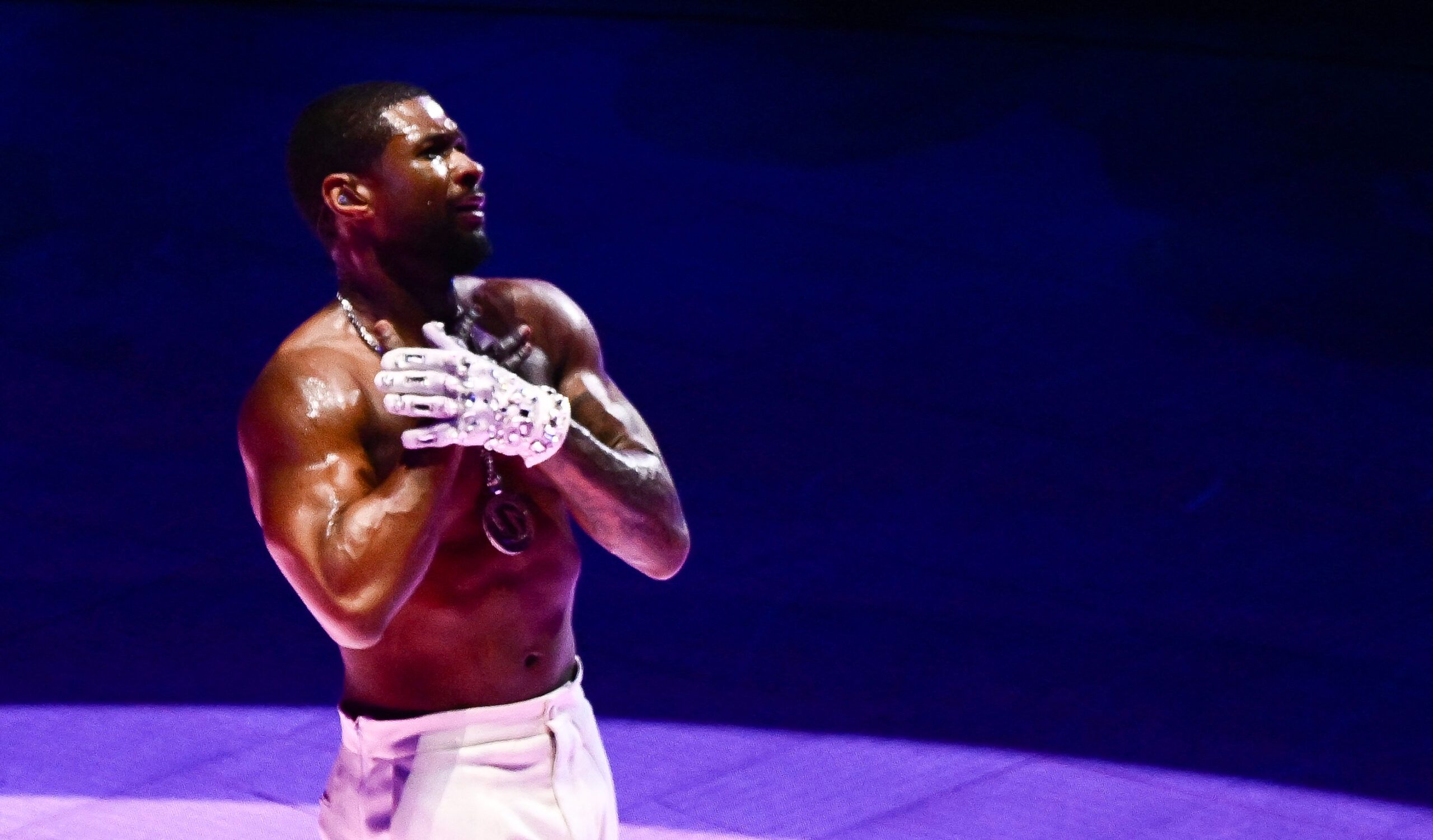 Usher’s dance moves during the Super Bowl halftime…
