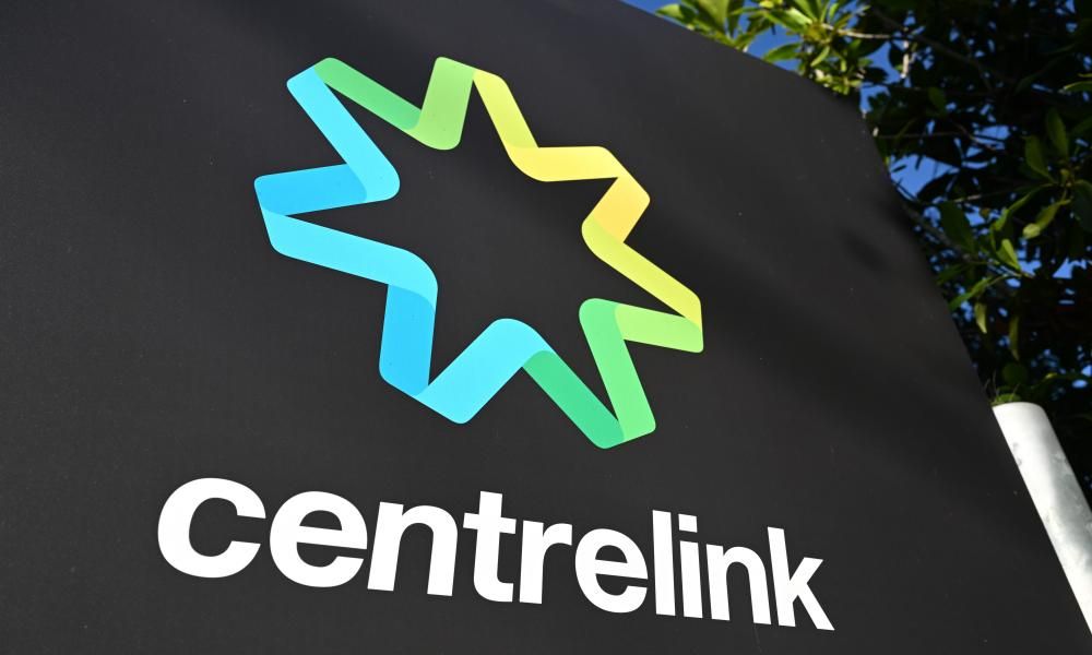Services Australia apologises over Centrelink call…