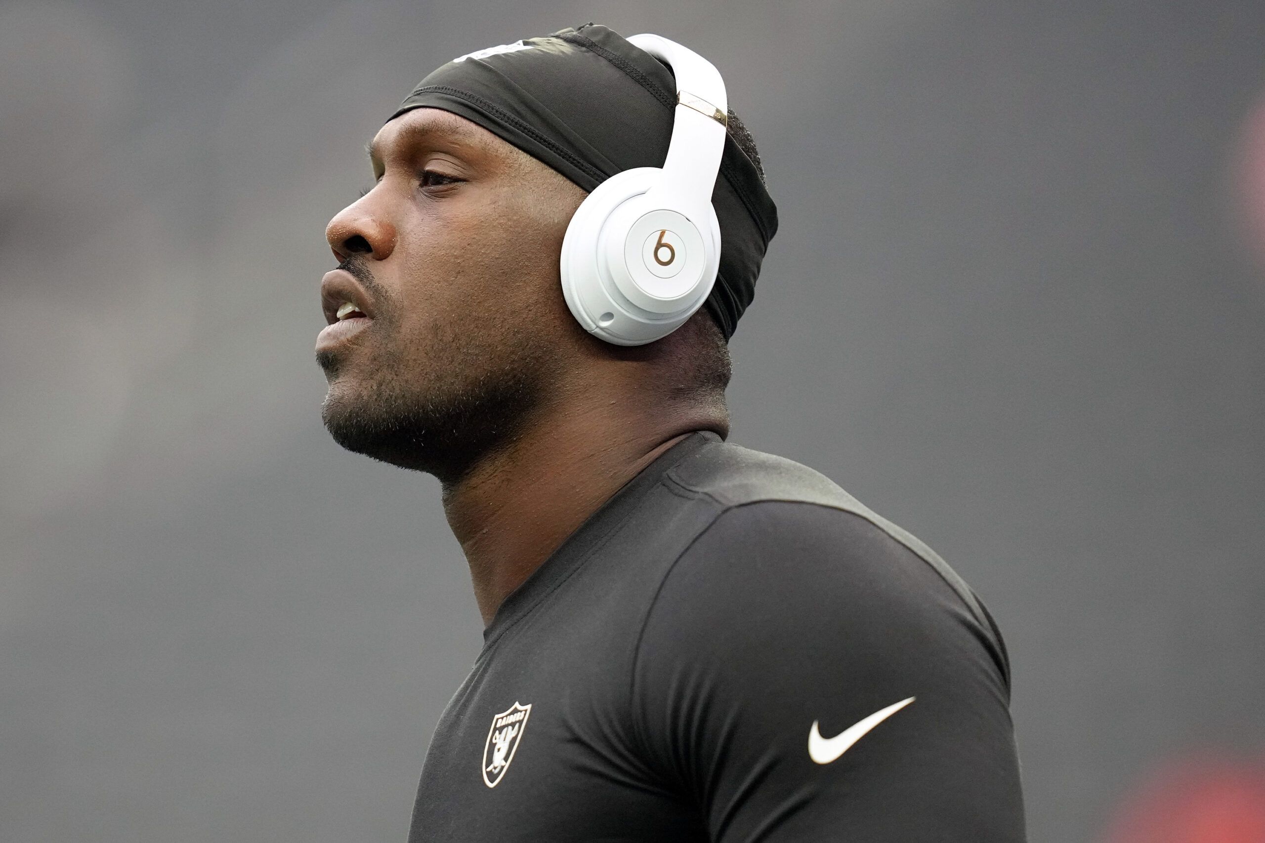 Former Raiders DE Chandler Jones posts open apology,…