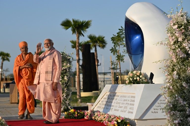 India's Modi Inaugurates Major Hindu Temple In Abu… India's Modi Inaugurates Major Hindu Temple In Abu…