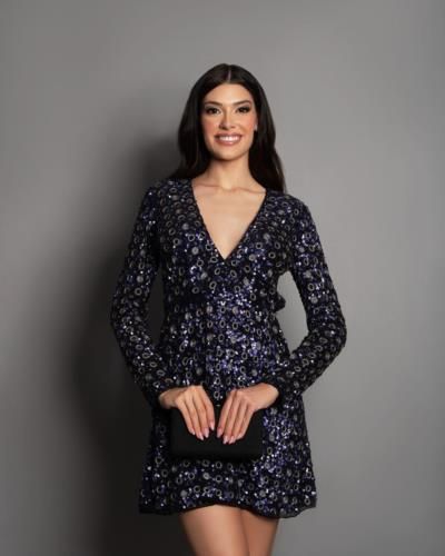 Leticía Frota: A Stunning Display Of Elegance And Grace