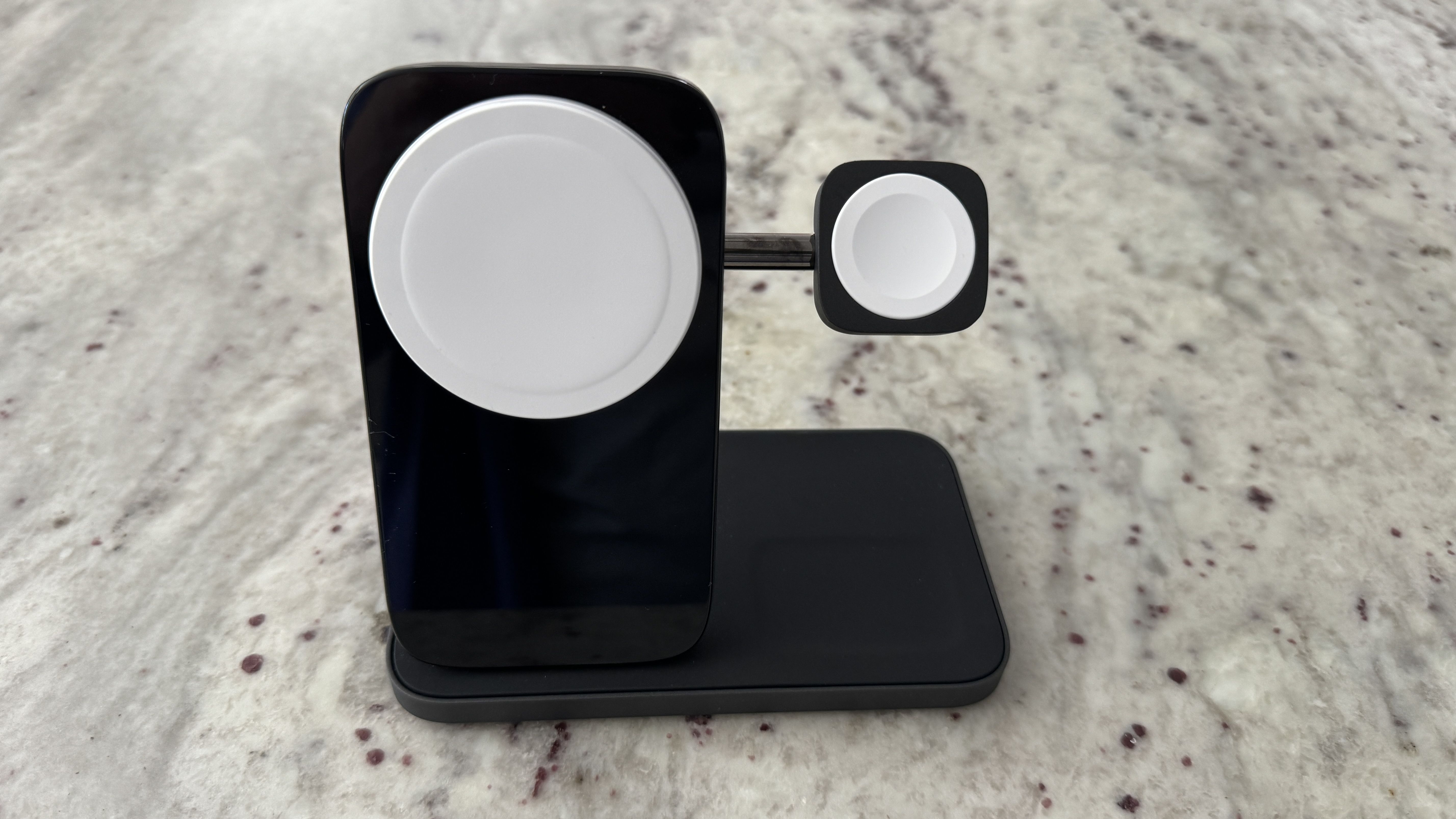 NOMAD Stand One Max Review: Classy but imperfect…