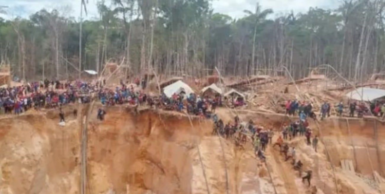Collapse of Illegal Gold Mine in Venezuela Illustrates…