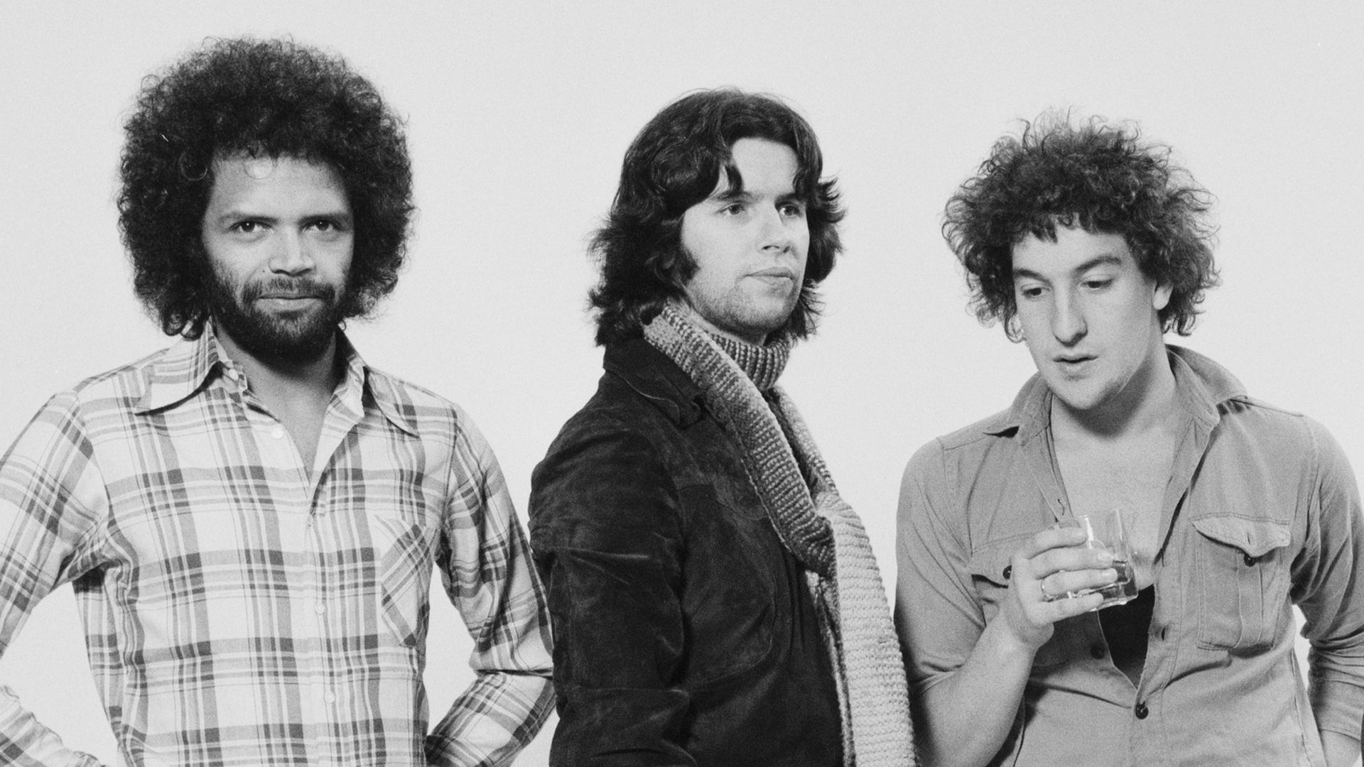 “Rest in peace, Bobby”: Veteran vocalist and guitarist…