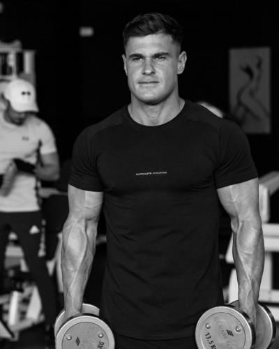 Rob Lipsett's Gym Session: A Glimpse Into Fitness…
