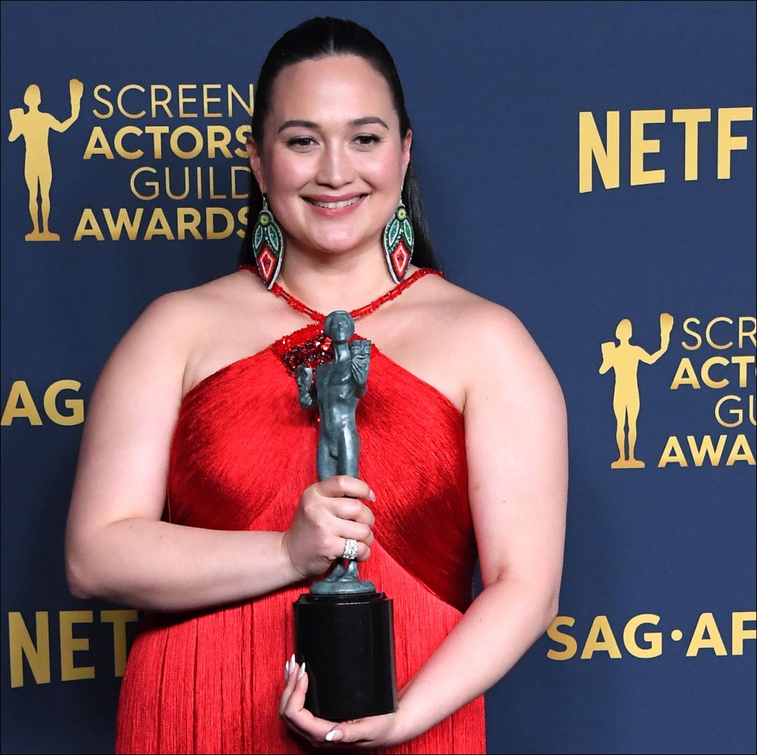 Lily Gladstone Becomes the First Indigenous Performer…