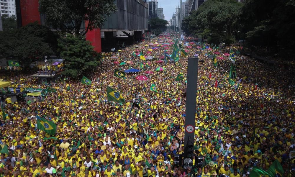 Jair Bolsonaro: tens of thousands attend rally in…