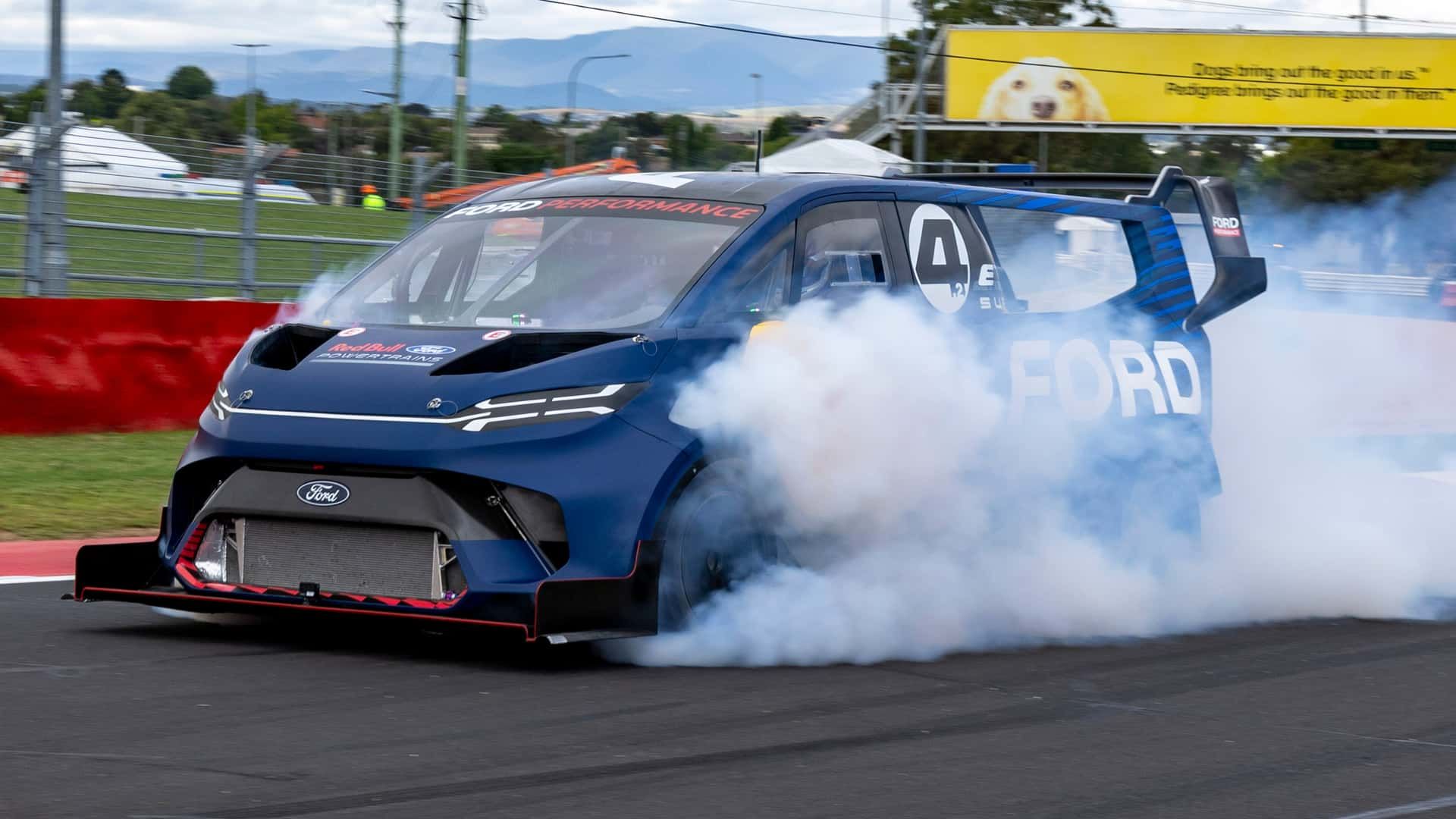 Watch Ford's 1,400-HP SuperVan Blast Its Way To…