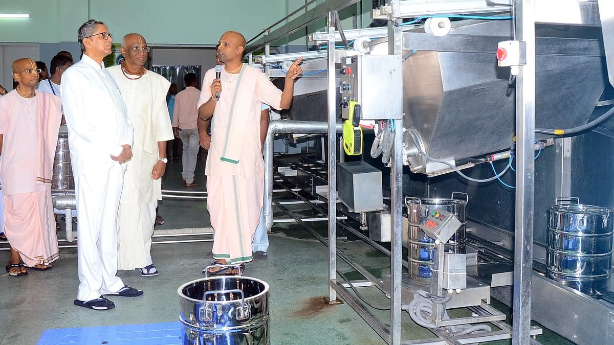 Ex-CJI unveils APF’s new kitchen equipment at Kandi