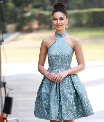 Anja Radic: Captivating Beauty And Confidence In Mini…