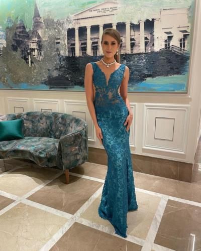 Ambar Zenteno: Captivating Elegance In Blue