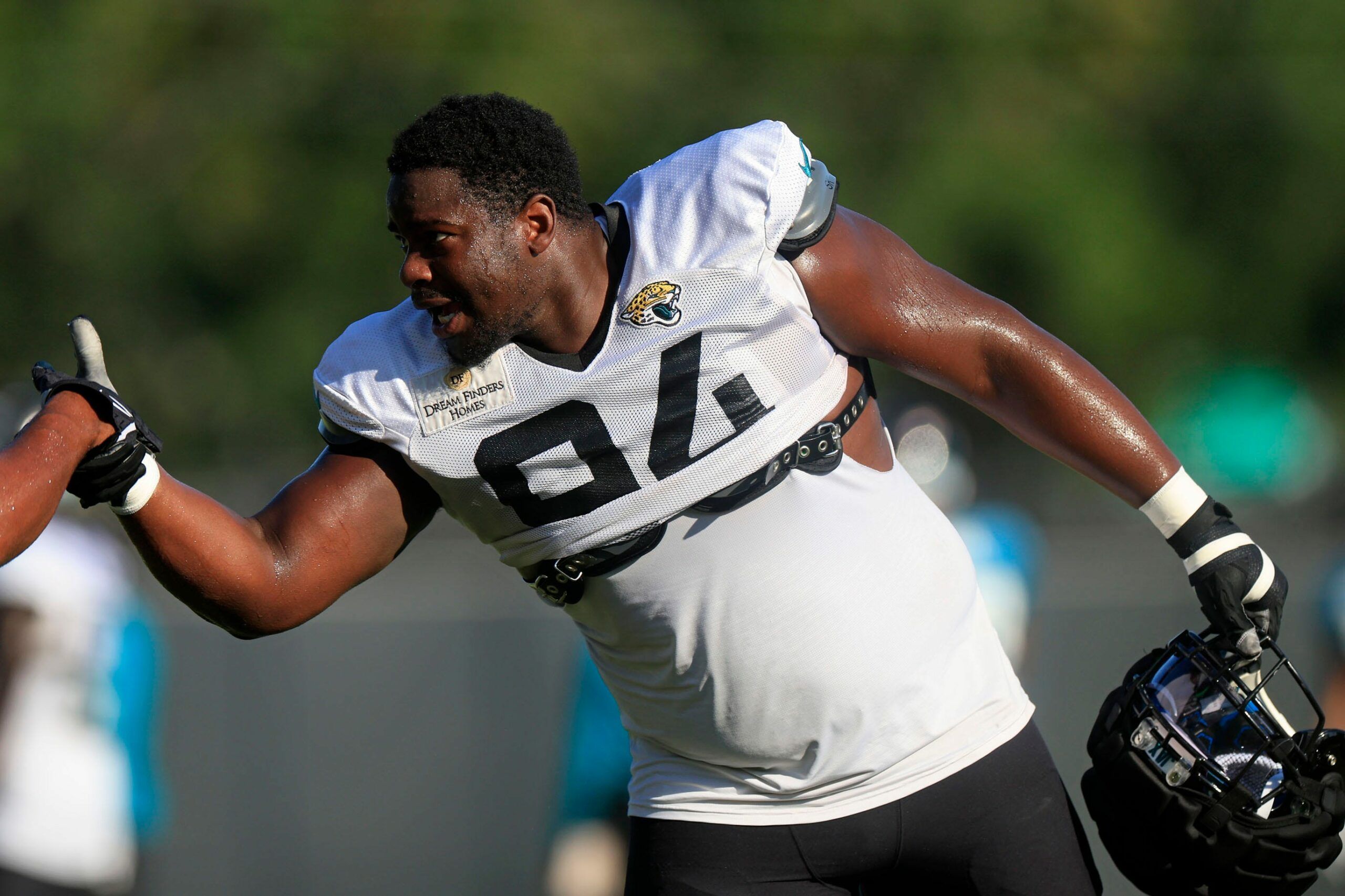 Social media reacts to Jaguars cutting Foley Fatukasi…